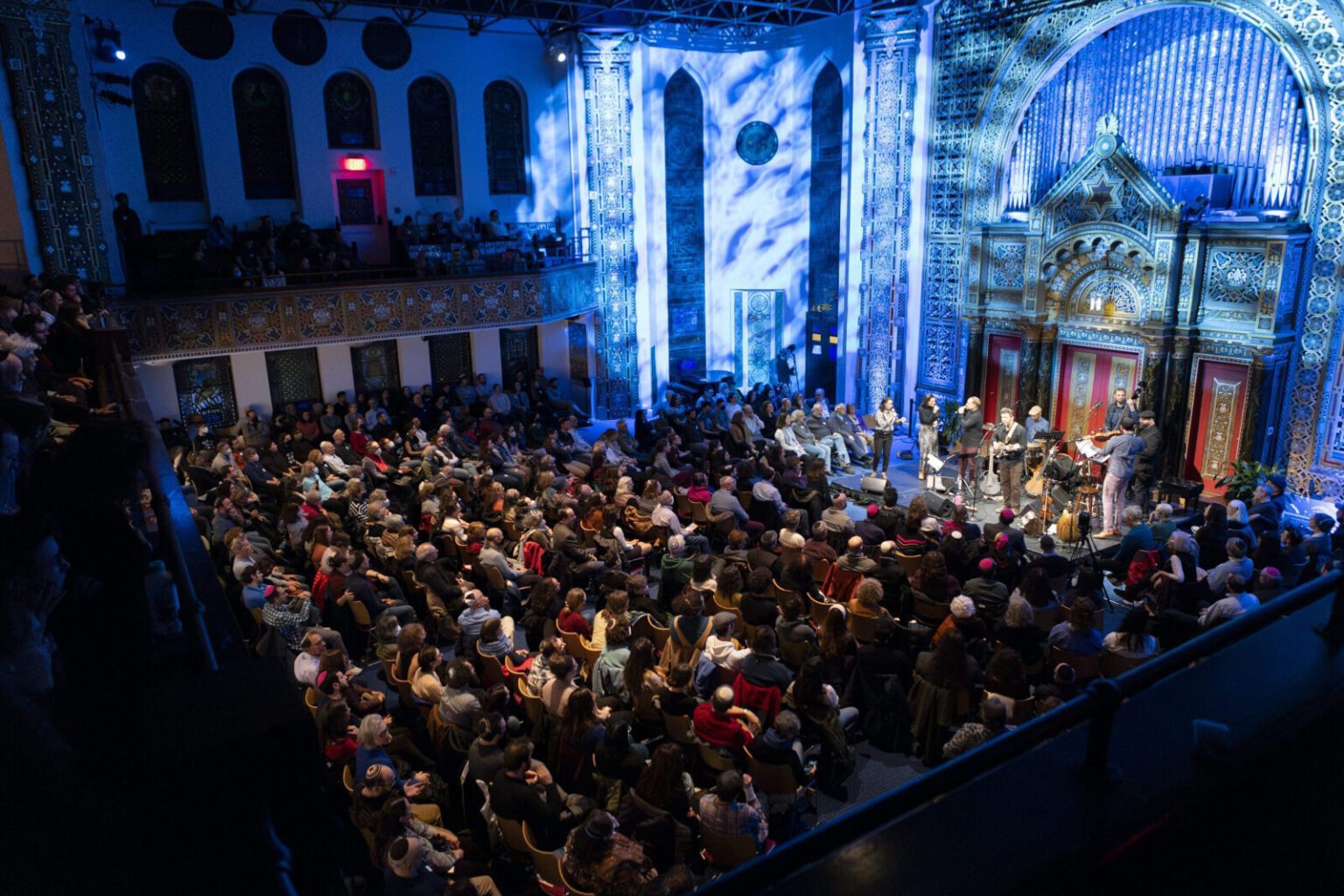 Synagogue and Jewish Community in New York City